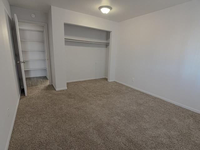 Baltic Flatz 2 Bedroom Apartment for Rent at 1001 W Cavanaugh Rd, Lansing, MI 48910 Old Everett