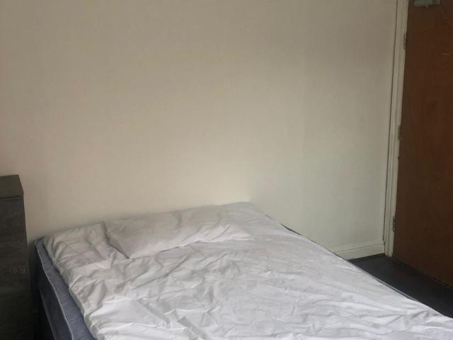 Baltic Street M5, Room to rent, £595 pcm | PrimeLocation