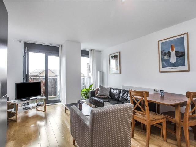 Baltic Place, London N1, 3 bed flat to rent, £3,750 pcm | PrimeLocation