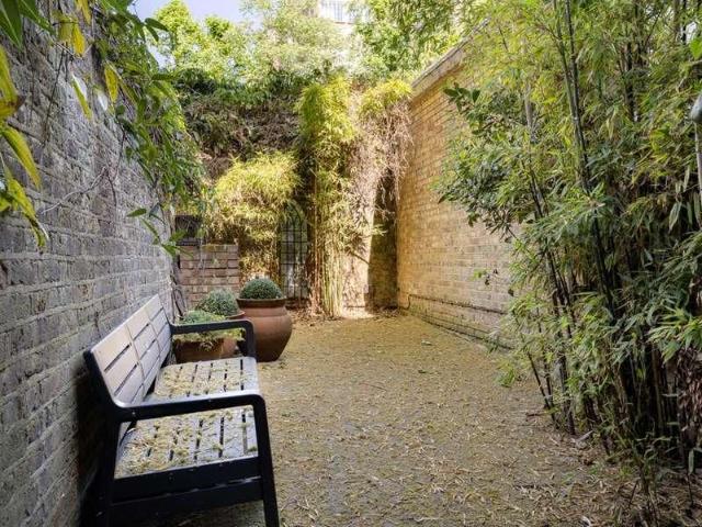Balvernie Grove, London, SW18