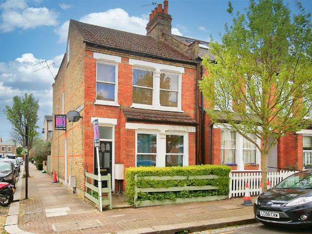Balvernie Grove, London SW18, 2 bed maisonette to rent, £2,100 pcm | PrimeLocation