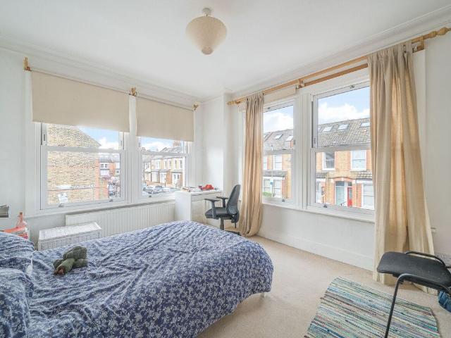 Balvernie Grove, Southfields, London SW18, 2 bed flat to rent, £2,200 pcm | PrimeLocation