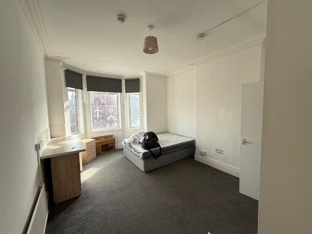 Balby Road, Doncaster DN4, Room to rent, £600 pcm | PrimeLocation