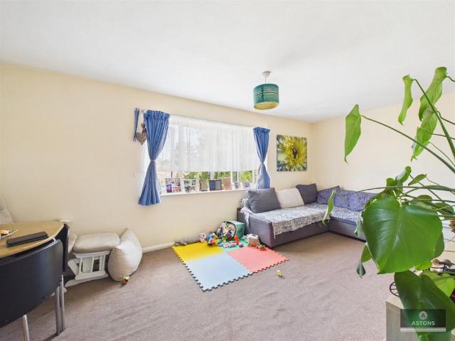 Balcombe Court, Pound Hill