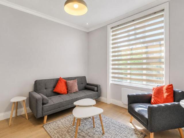 Balcombe Street, London, NW1 1 bed ground floor flat to rent £2,650 pcm £612 pw