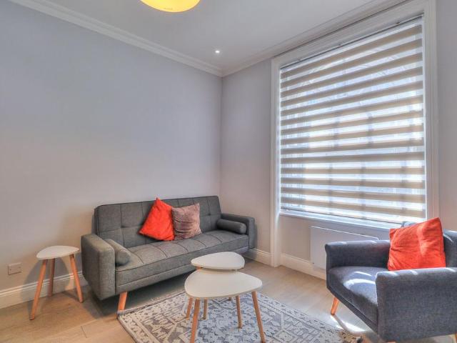 Balcombe Street, London, NW1 1 bed ground floor flat to rent £2,650 pcm £612 pw
