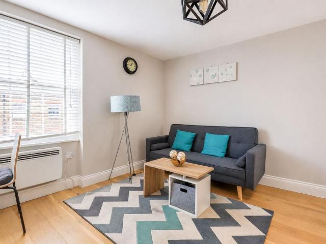 Balcombe Street, London, NW1 1 bed ground floor flat to rent £2,950 pcm £681 pw