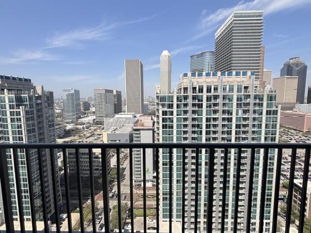 Balcony w/City View