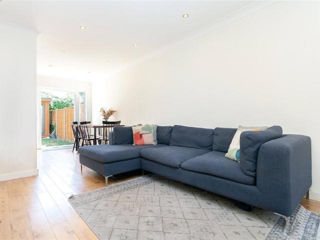 Balcorne Street, South Hackney. 2 bed terraced house to rent £2,950 pcm £681 pw