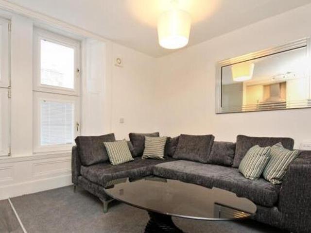 Baldovan Terrace, Dundee, 3 Bedroom Flat