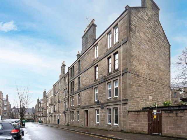 Baldovan Terrace, Dundee DD4, 2 bed flat to rent, £875 pcm | PrimeLocation