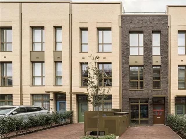 Baldwin Lane, London, SE3 9AY, United Kingdom | 4 bed townhouse for rent #136660785 | Rentberry
