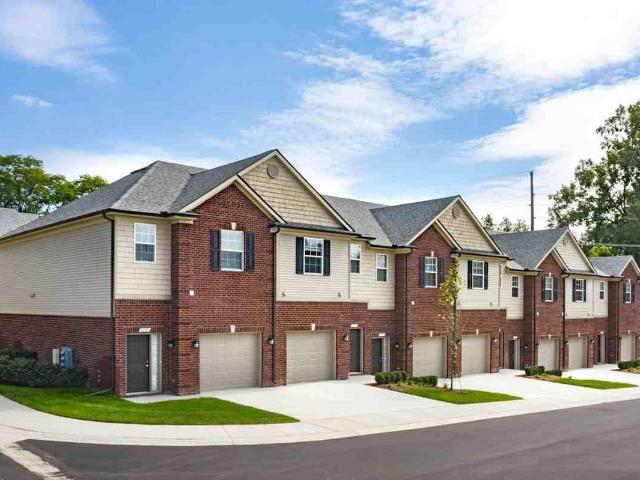 Baldwin Square Townhomes 2 Bedroom Home for Rent at 4694 Club House Rd, Lake Orion, MI 48359