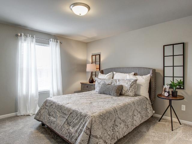 Baldwin Square Townhomes, LLC 3 Bedroom Apartment for Rent at 4694 Club House Rd, Lake Orion, MI 48359