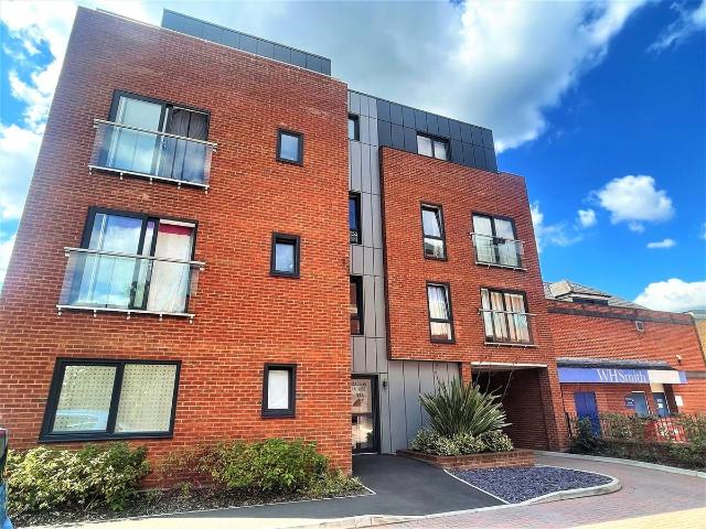 Balfour Court, Camberley GU15, 2 bed flat to rent, £1,425 pcm | PrimeLocation