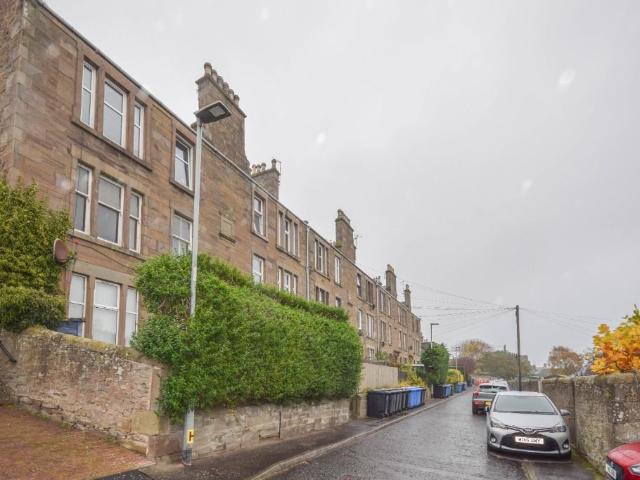 Balfour Place, Carnoustie, Angus DD7, 2 bed flat to rent, £750 pcm | PrimeLocation