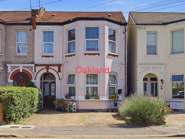 Balfour Road, Ilford IG1, 1 bed flat to rent, £1,550 pcm | PrimeLocation