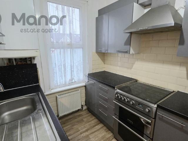 Balfour Road, Ilford IG1, 2 bed flat to rent, £1,900 pcm | PrimeLocation