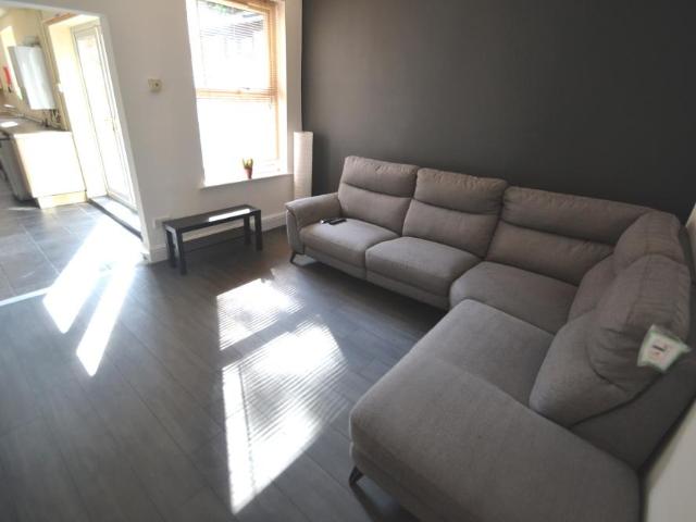 Balfour Road, Nottingham NG7 6 bed detached house to rent £3,198 pcm £738 pw