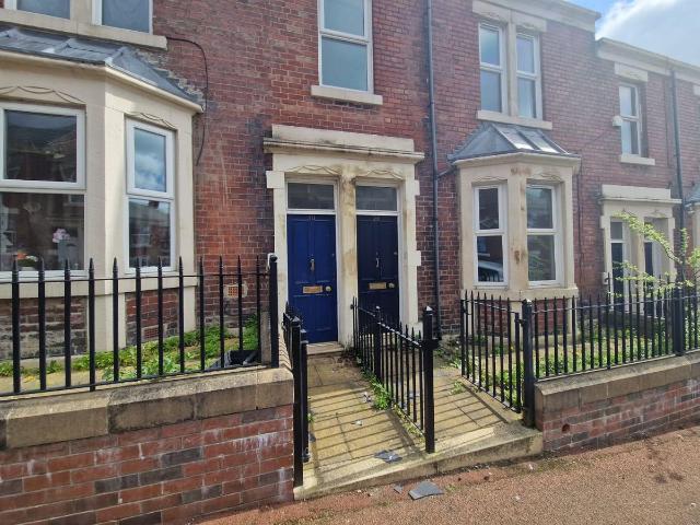 Balfour Street, Gateshead NE8, 3 bed flat to rent, £650 pcm | PrimeLocation
