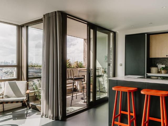 Balfron Tower, 7 St Leonards Road. 2 bed flat to rent £2,375 pcm £548 pw