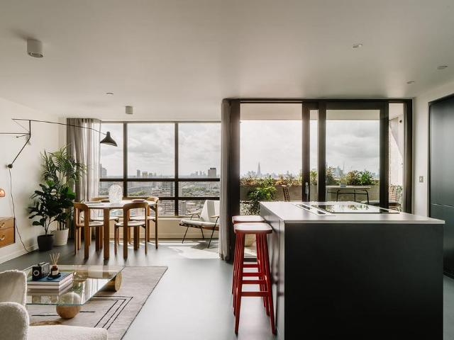 Balfron Tower, 7 St Leonards Road. 2 bed flat to rent £2,465 pcm £569 pw