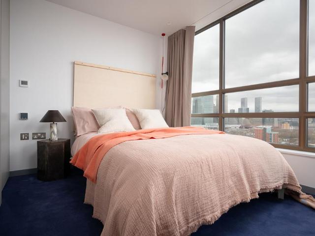 Balfron Tower, 7 St Leonards Road. 2 bed flat to rent £2,600 pcm £600 pw