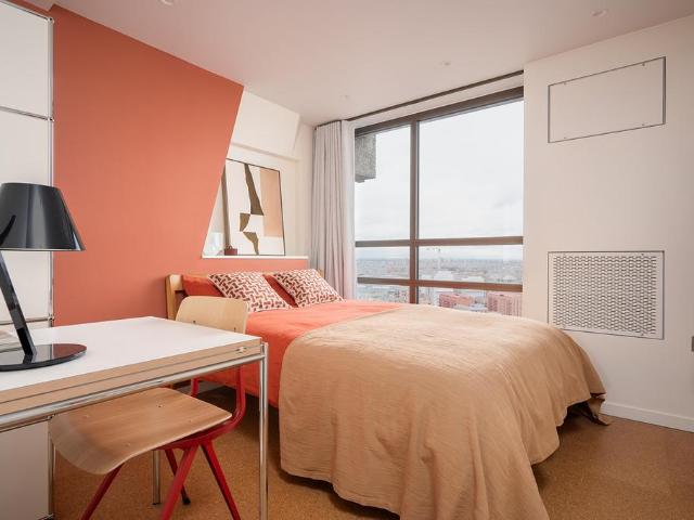 Balfron Tower, 7 St Leonards Road. 2 bed flat to rent £2,765 pcm £638 pw