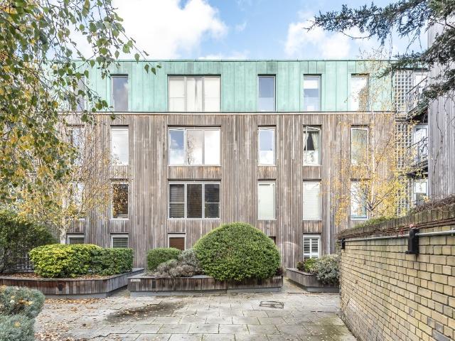 Balham Grove, Balham, London SW12, 2 bed flat to rent, £3,250 pcm | PrimeLocation