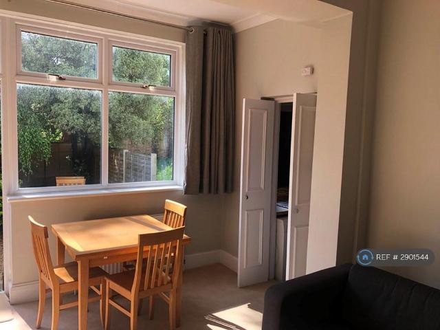 Balham Grove, London, SW12 1 bed flat to rent £1,950 pcm £450 pw