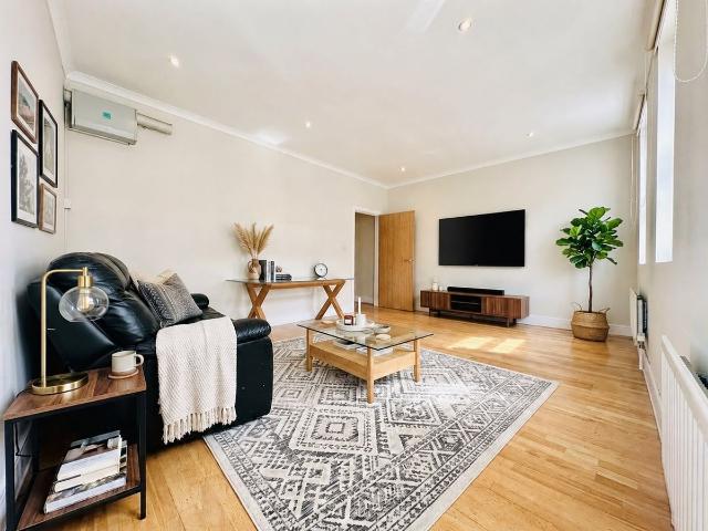 Balham Grove, London SW12, 1 bed flat to rent, £2,000 pcm | PrimeLocation