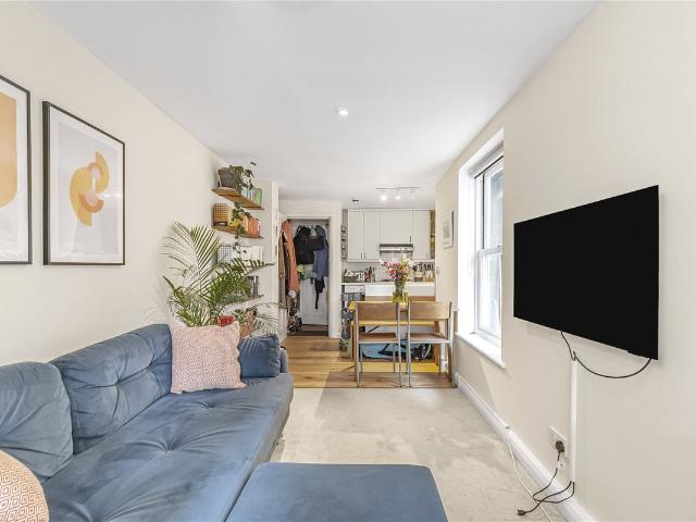 Balham High Road, Balham, London SW12, 1 bed flat to rent, £2,250 pcm | PrimeLocation