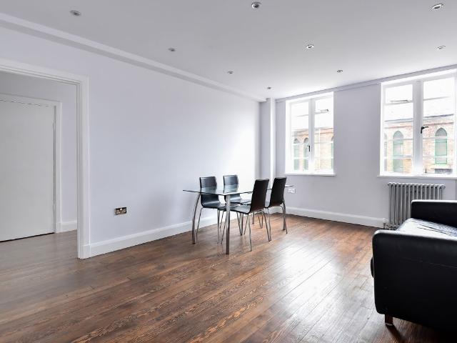 Balham High Road, Balham, London SW17, 2 bed flat to rent, £2,750 pcm | PrimeLocation