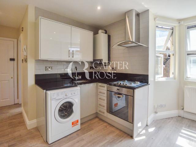 Balham High Road, Balham SW17, Studio to rent, £1,250 pcm | PrimeLocation