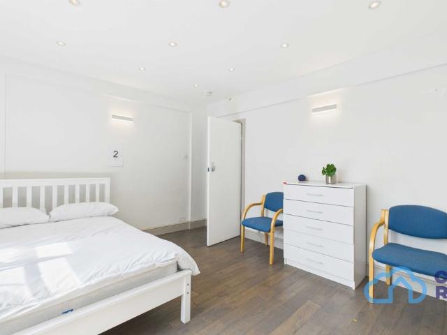 Balham High Road, London SW17, Room to rent, £1,101 pcm | PrimeLocation