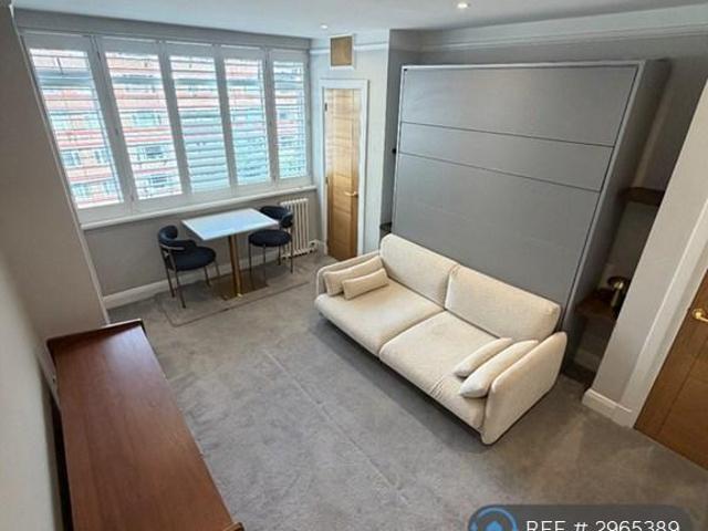 Balham High Road, London, SW17 Studio to rent £1,600 pcm £369 pw
