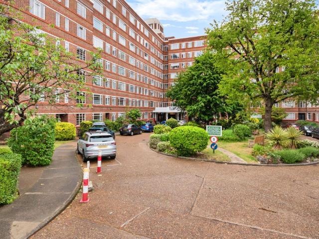 Balham High Road, London SW17, 2 bed flat to rent, £2,499 pcm | PrimeLocation