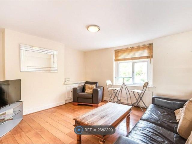 Balham High Road, London SW12, 3 bed flat to rent, £2,900 pcm | PrimeLocation