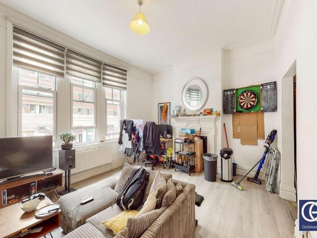 Balham Hill, London SW12, 3 bed flat to rent, £3,700 pcm | PrimeLocation
