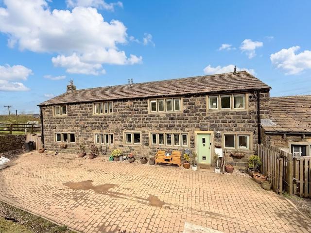 Balkram Edge Road, Halifax HX2, 4 bed semi detached house to rent, £2,000 pcm | PrimeLocation