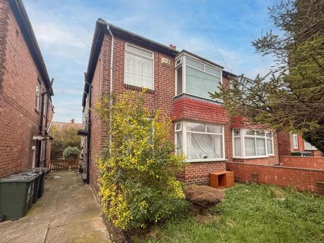 Balkwell Avenue, North Shields, 2 Bedroom Flat