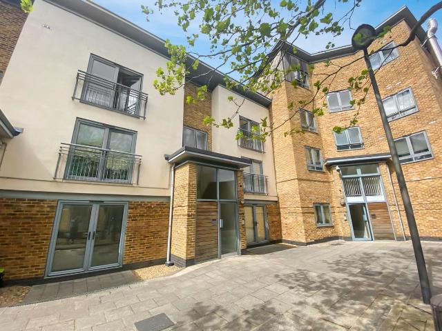 Ballantyne Drive, Colchester CO2, 1 bed flat to rent, £850 pcm | PrimeLocation