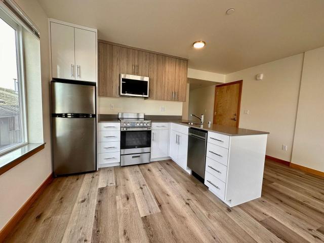 Ballard 58 2 Bedroom Apartment for Rent at 2226 Nw 58th St, Seattle, WA 98107 Adams