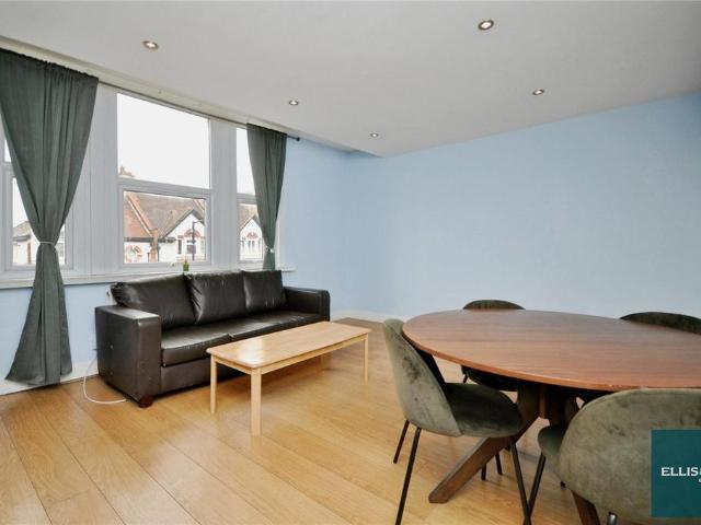 Ballards Lane, Finchley, N3 2 bed apartment to rent £1,875 pcm £433 pw