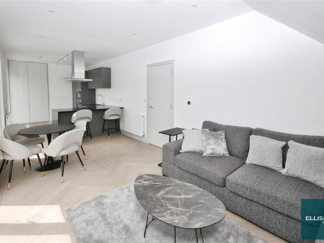 Ballards Lane, Finchley, N3 2 bed apartment to rent £2,500 pcm £577 pw