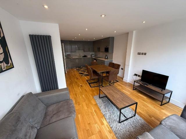 Ballards Lane, Finchley N3, 3 bed flat to rent, £2,800 pcm | PrimeLocation