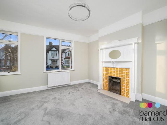 Ballards Lane, LONDON 3 bed apartment to rent £2,250 pcm £519 pw