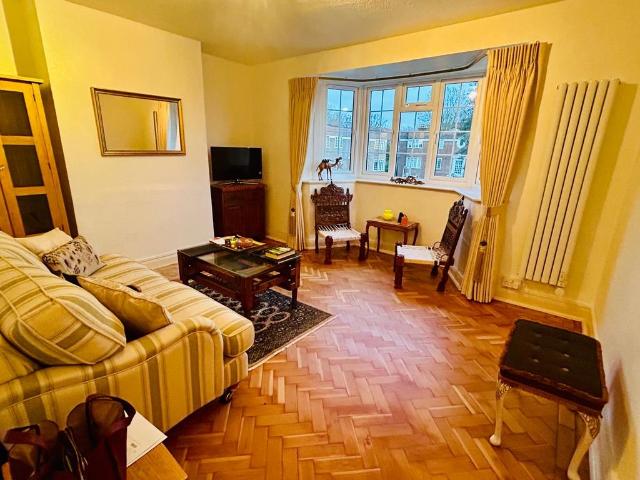 Ballards Lane, London N3 1 bed flat to rent £1,800 pcm £415 pw