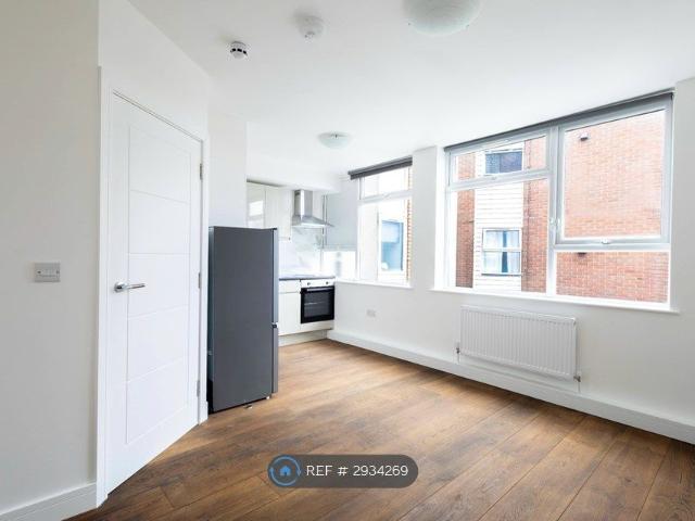 Ballards Lane, London N3, Studio to rent, £1,350 pcm | PrimeLocation