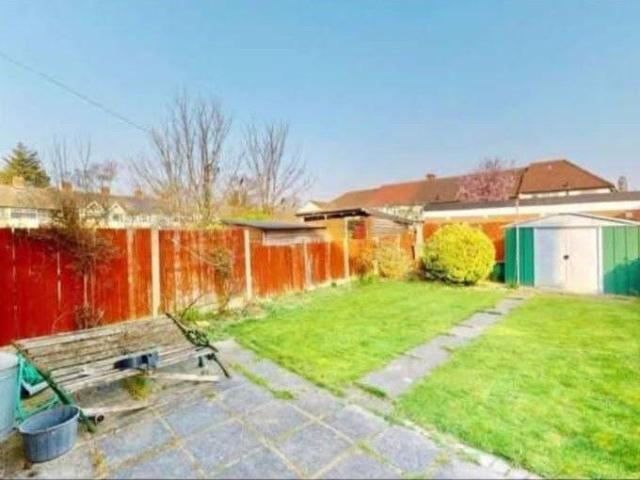 Ballards Road, Dagenham 3 bed terraced house to rent £2,450 pcm £565 pw